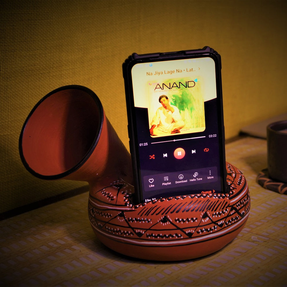 Kutch Painted Pottery Amplifier – Terracotta by Sachii